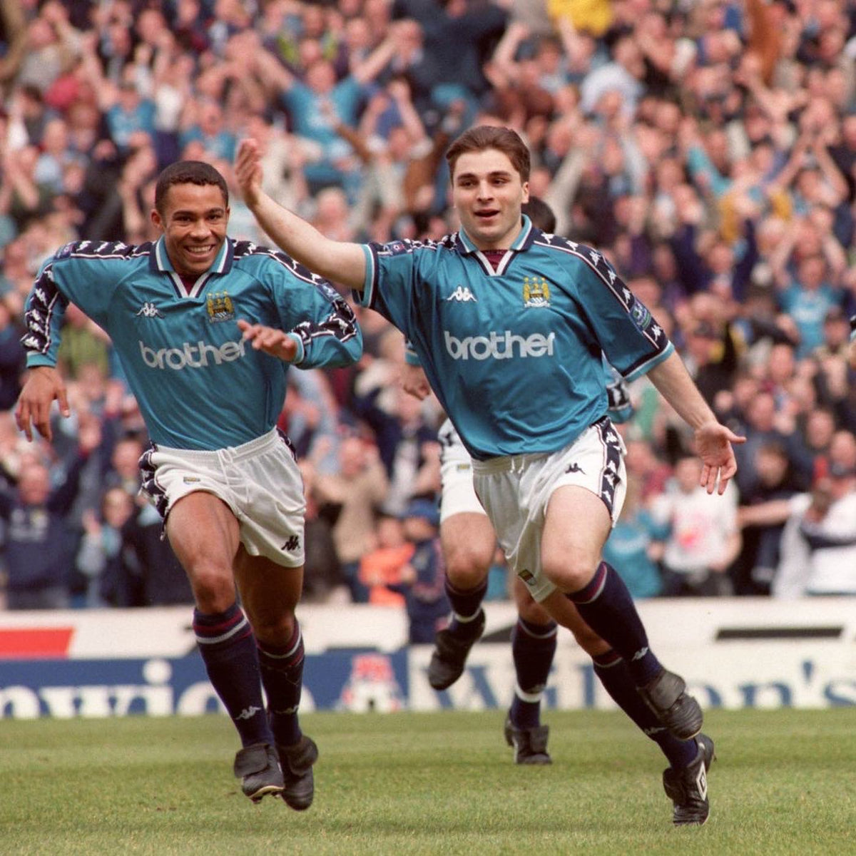 Manchester City Home 97/98 Retro – Downfield
